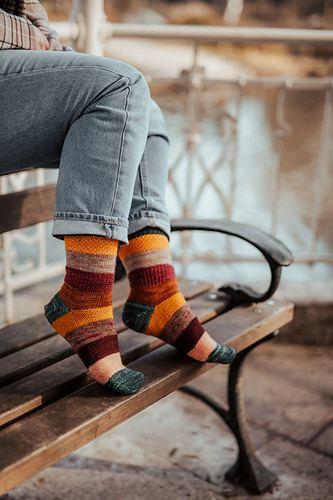Ravelry: Scrappy Socks pattern by Justyna Lorkowska