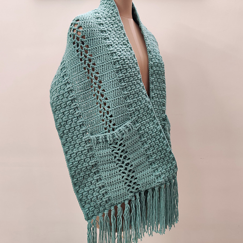 Ravelry: I Love Texture Pocket Shawl pattern by Akita Daga