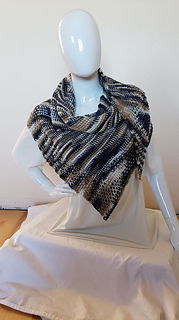 Ravelry: LezlieLR's Art & Poetry Wrap