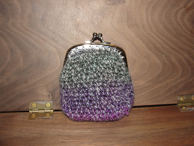 Ravelry: Coin purse with a kiss clasp pattern by Libertycrochet by ...