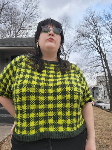 Ravelry: Gr8 Gingham Raglan pattern by Jessie Maed Designs