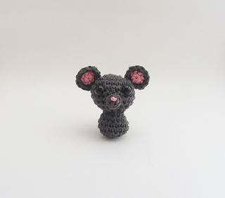 Ravelry: Amigurumi Mini Mouse pattern by LittleBittyKnitter Designs