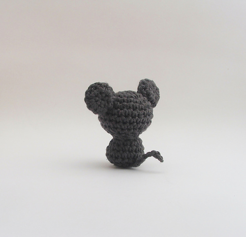 Ravelry: Amigurumi Mini Mouse pattern by LittleBittyKnitter Designs