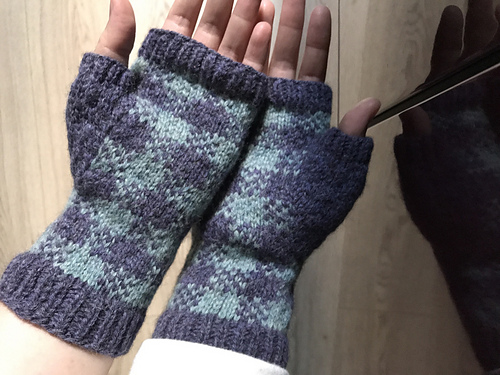 Ravelry: Field Mitts pattern by Kristen McLaren