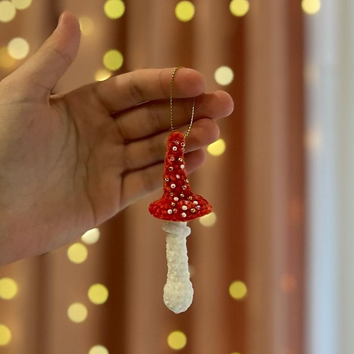 Ravelry: AMANITA keychain pattern by Lilia Levchuk