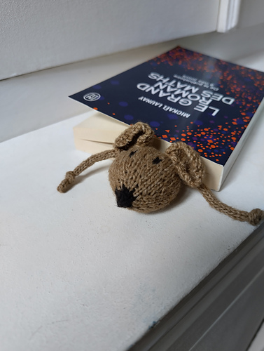 Ravelry: 0-1576 Library Mouse pattern by DROPS design