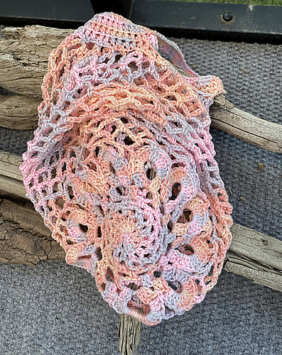 Ravelry: The Little Big Market Bag pattern by Marianne Sinclair