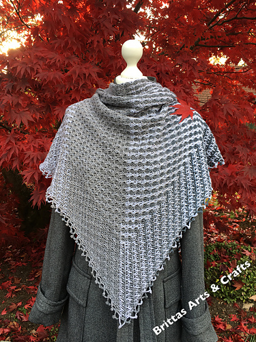 Ravelry: Hekate pattern by Silke Terhorst