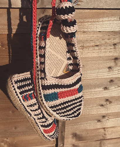 Ravelry: Happy Scrap Adult Slippers pattern by Sophie and Me-Ingunn Santini
