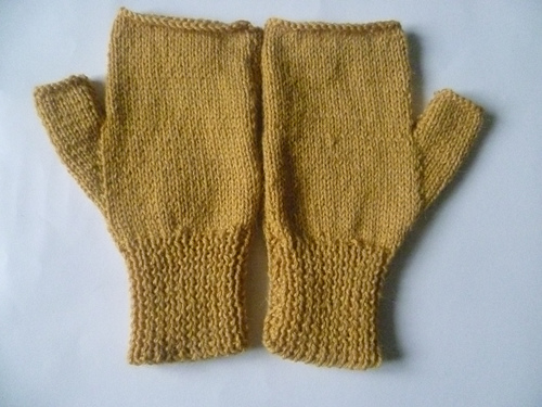 Ravelry: Goldenrod mittens pattern by Caroline Ratcliffe