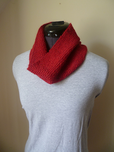 Ravelry: Alpaca Cowl pattern by Lily Steeple