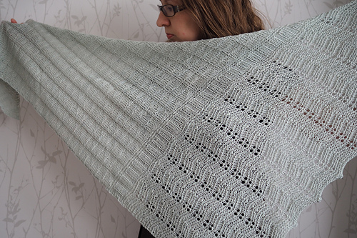 Ravelry: Fold Lines pattern by Pauliina Kuunsola
