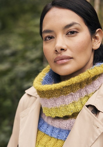 Ravelry: Hybrid Cowl pattern by Georgia Farrell