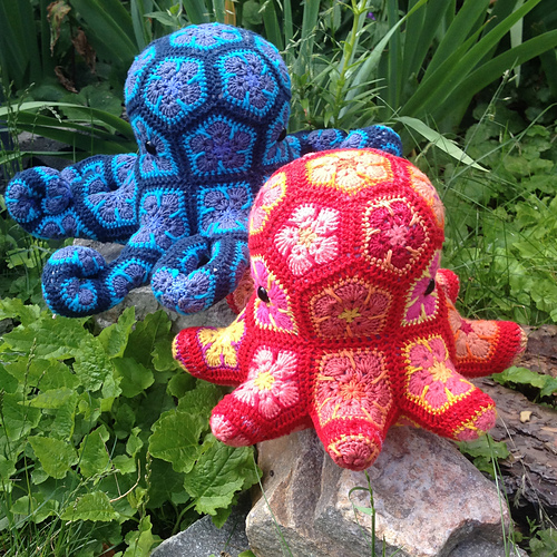 Ravelry: Octavius the African Flower Octopus pattern by LineandLoops