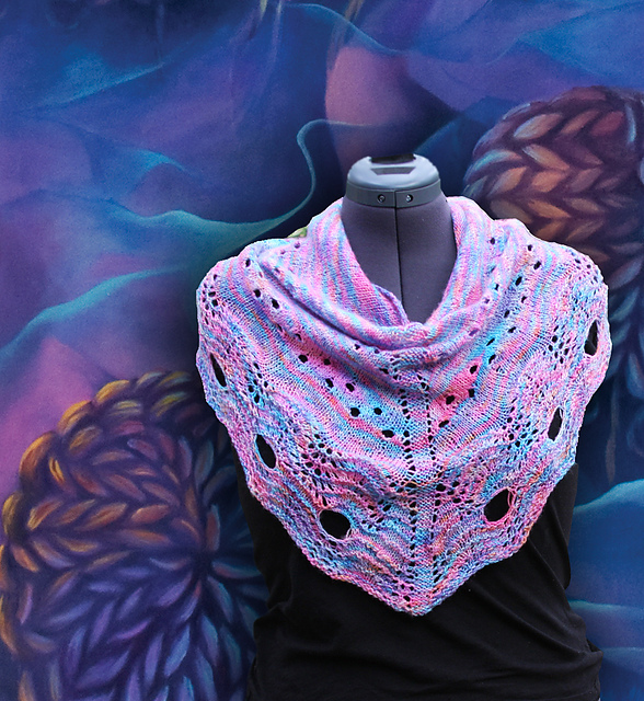 Ravelry: Fallen Moon Drops pattern by The Knitting Artist