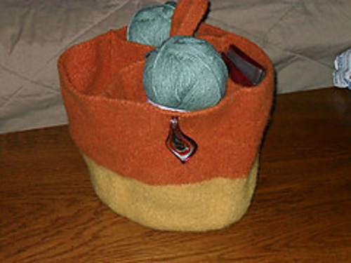 Ravelry: Knitter's Duo Yarn Caddy pattern by Mags Kandis