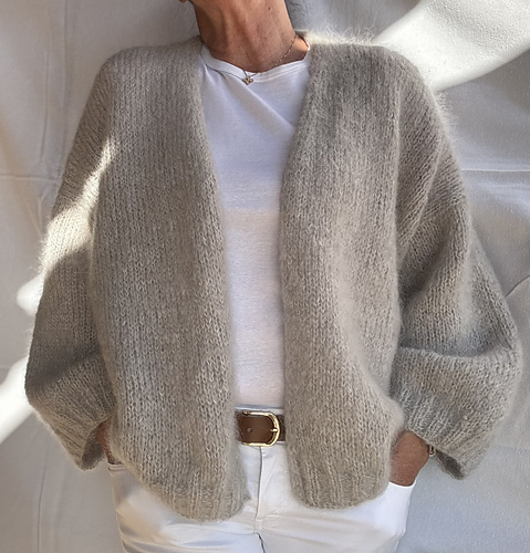 Ravelry: FEIYA V Cardigan pattern by Tanja Koenigs