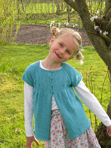 Ravelry: Little Ancolie pattern by Nadia Crétin-Léchenne