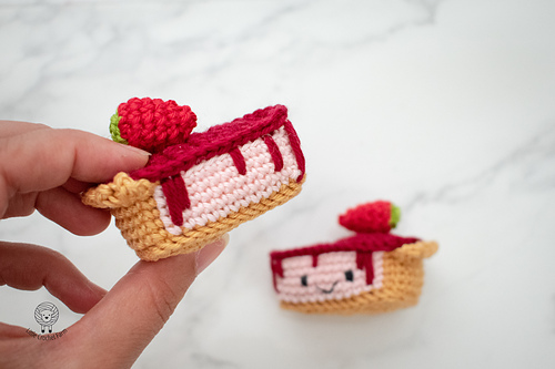 Ravelry: Strawberry Cheesecake pattern by Ana Carolina Figueiredo