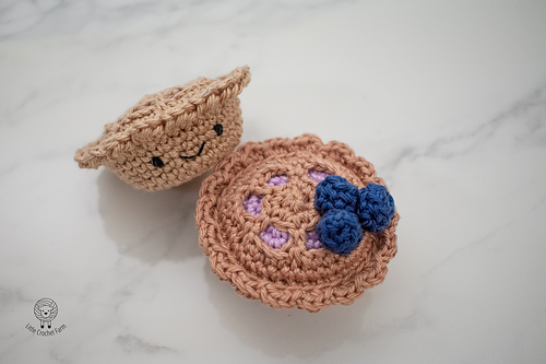Ravelry: Blueberry Pie pattern by Ana Carolina Figueiredo