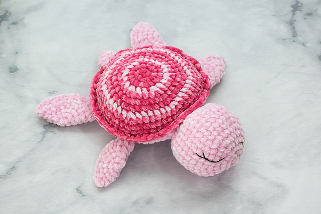 Ravelry: Chunky Turtle amigurumi pattern by Ana Carolina Figueiredo