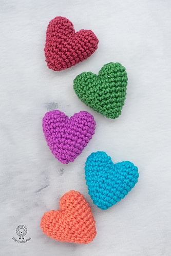 Ravelry: Mini Heart pattern by Ana Carolina Figueiredo