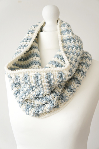 Ravelry: Edith Cowl pattern by Little Doolally