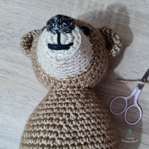 Ravelry: Glenn the Grizzly Bear pattern by Little Green Bear