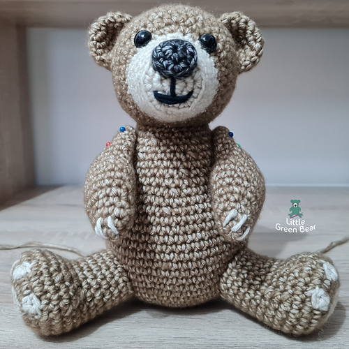 Ravelry: Glenn the Grizzly Bear pattern by Little Green Bear