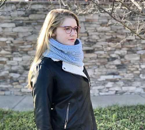 Ravelry: Snow Drifts Cowl pattern by Angela Plunkett