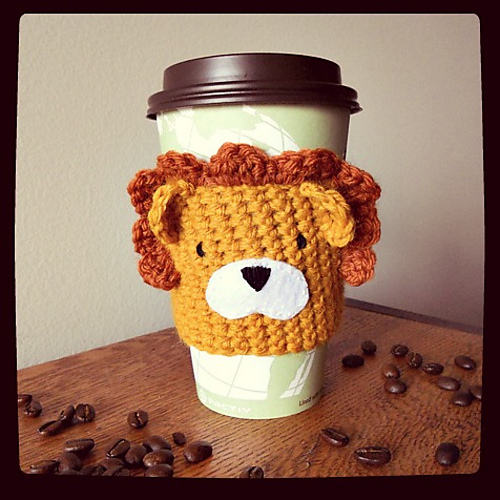 Ravelry: Lionheart Coffee/Tea Cup Cozy FREE pattern by Sarah Mancini