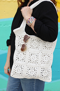 Ravelry: Summer Bloom Tote Bag pattern by Little Red Knits