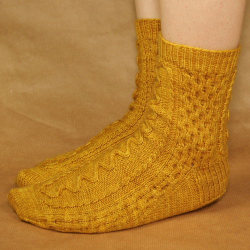 Ravelry: Waggledance pattern by Fiona Hamilton-MacLaren