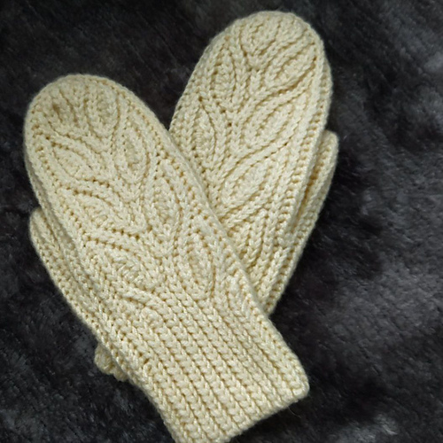 Ravelry: After Winter Mittens pattern by Liudmyla Hefny