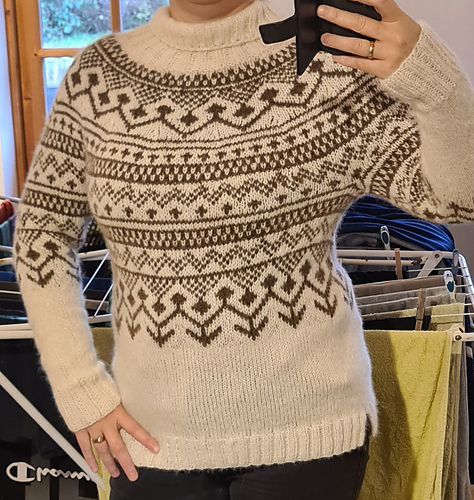 Ravelry: 173-5 Black Ice pattern by DROPS design