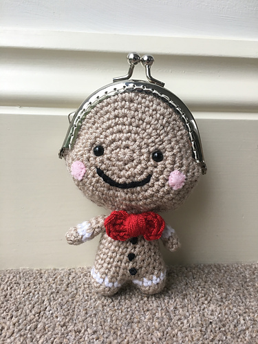 Ravelry: Gingerbread Man Coin Purse pattern by Laura Sutcliffe