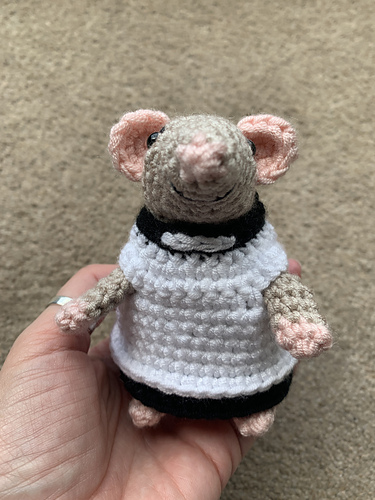 Ravelry: Wedding Mice pattern by Laura Sutcliffe