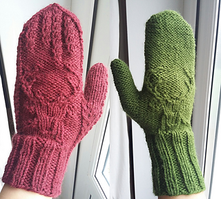 Ravelry: Cabled Deer Mittens pattern by LolaC101