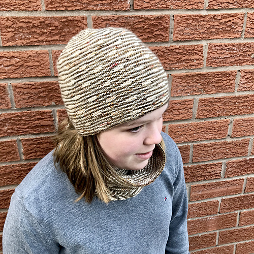 Ravelry: Cavaletti Hat and Cowl pattern by Laura Jones