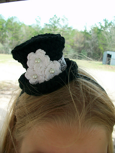 Ravelry: Crochet Mini top Hat pattern by April Hubbard