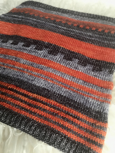 Ravelry: Line and Crenellation Cowl pattern by Peri Wilson