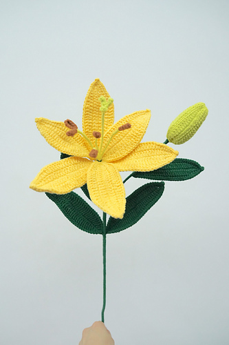 Ravelry: Crochet Lily Flower pattern by Loopara Crochet