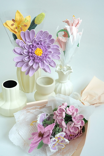 Ravelry: 15 Large Crochet Flower pattern by Loopara Crochet