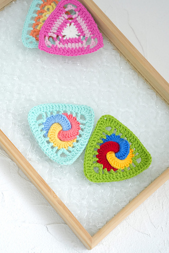 Ravelry: Crochet Celtic Granny Square pattern by Loopara Crochet