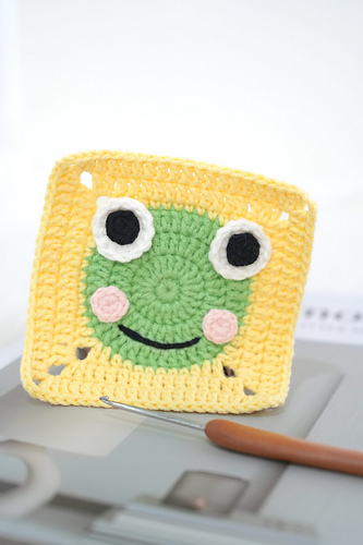 Ravelry: Crochet Frog Granny Square pattern by Loopara Crochet