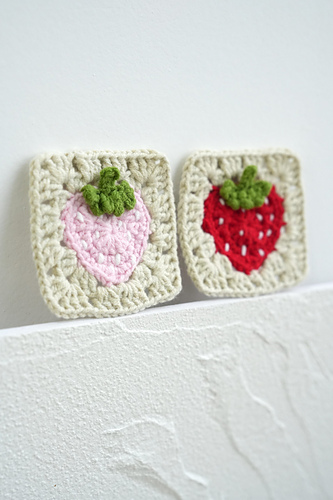 Ravelry: Crochet Strawberry Granny Square pattern by Loopara Crochet