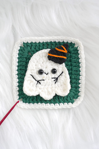 Ravelry: Crochet Ghost Granny Square pattern by Loopara Crochet