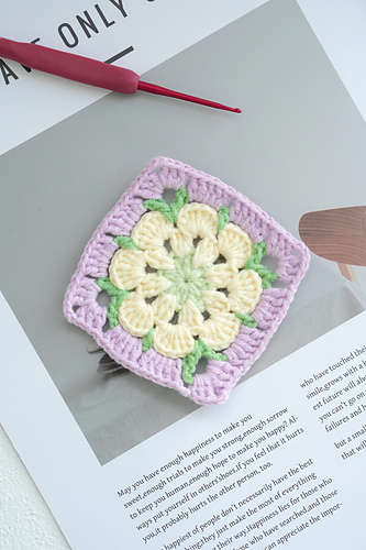 Ravelry: Crochet Begonia Granny Square pattern by Loopara Crochet