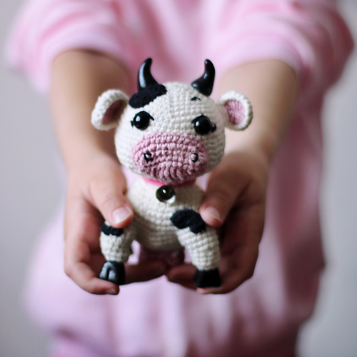 Ravelry: Cow Milka pattern by Angelina Taranina