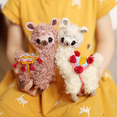 Ravelry: Alpacas Mili and Ivo pattern by Angelina Taranina